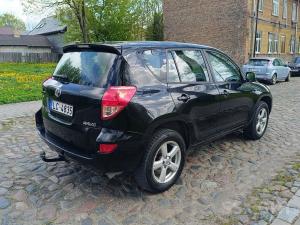 Black Toyota RAV4 2007 in Jelgava, with an engine capacity of 2.20 L and mileage of 0 thousand km for 2350 €, photo 3 on AUTOMOTO.COM.LV