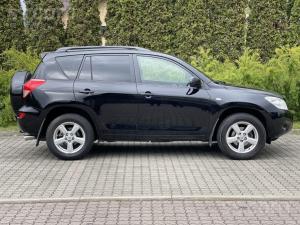 Melns Toyota RAV4 2007 Jelgava, ar dzinēja tilpumu 2.00 L un nobraukumu 0 tūkst. km par 4850 €, foto 4 vietnē AUTOMOTO.COM.LV