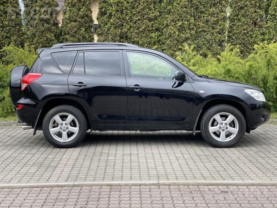 Melns Toyota RAV4 2007 Jelgava, ar dzinēja tilpumu 2.00 L un nobraukumu 0 tūkst. km par 4850 €, foto 4 vietnē AUTOMOTO.COM.LV