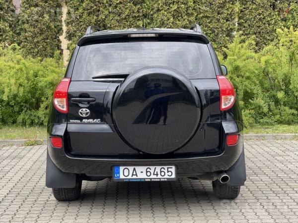 Melns Toyota RAV4 2007 Jelgava, ar dzinēja tilpumu 2.00 L un nobraukumu 0 tūkst. km par 4850 €, foto 6 vietnē AUTOMOTO.COM.LV