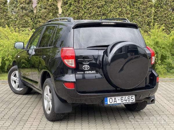 Melns Toyota RAV4 2007 Jelgava, ar dzinēja tilpumu 2.00 L un nobraukumu 0 tūkst. km par 4850 €, foto 7 vietnē AUTOMOTO.COM.LV