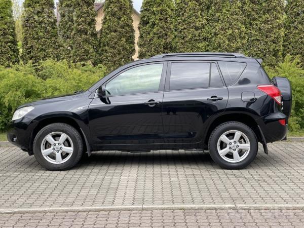 Melns Toyota RAV4 2007 Jelgava, ar dzinēja tilpumu 2.00 L un nobraukumu 0 tūkst. km par 4850 €, foto 8 vietnē AUTOMOTO.COM.LV