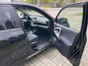 Melns Toyota RAV4 2007 Jelgava, ar dzinēja tilpumu 2.00 L un nobraukumu 0 tūkst. km par 4850 €, foto 12 vietnē AUTOMOTO.COM.LV