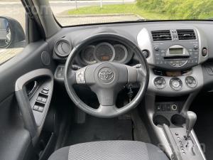 Melns Toyota RAV4 2007 Jelgava, ar dzinēja tilpumu 2.00 L un nobraukumu 0 tūkst. km par 4850 €, foto 17 vietnē AUTOMOTO.COM.LV