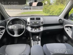 Melns Toyota RAV4 2007 Jelgava, ar dzinēja tilpumu 2.00 L un nobraukumu 0 tūkst. km par 4850 €, foto 18 vietnē AUTOMOTO.COM.LV