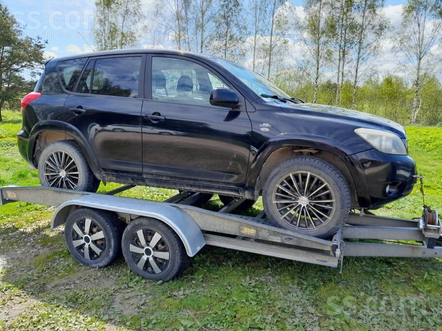 Black Toyota RAV4 2007 in Riga, with an engine capacity of 2.20 L and mileage of 401 thousand km for 1999 €, photo 2 on AUTOMOTO.COM.LV