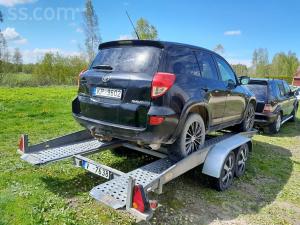 Black Toyota RAV4 2007 in Riga, with an engine capacity of 2.20 L and mileage of 401 thousand km for 1999 €, photo 3 on AUTOMOTO.COM.LV