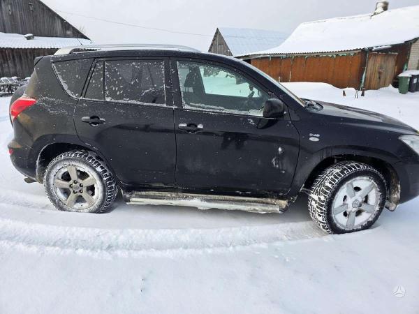 Melns Toyota RAV4 2007 Kauņa, ar dzinēja tilpumu 2.23 L un nobraukumu 223 tūkst. km par 4550 €, foto 3 vietnē AUTOMOTO.COM.LV