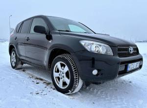Melns Toyota RAV4 2007 Panevēža, ar dzinēja tilpumu 2.20 L un nobraukumu 323 tūkst. km par 2500 €, foto 2 vietnē AUTOMOTO.COM.LV
