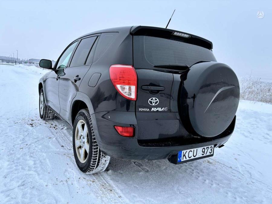 Melns Toyota RAV4 2007 Panevēža, ar dzinēja tilpumu 2.20 L un nobraukumu 323 tūkst. km par 2500 €, foto 6 vietnē AUTOMOTO.COM.LV