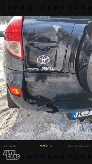 Black Toyota RAV4 2007 in Vilnius, with an engine capacity of 2.20 L and mileage of 330 thousand km for 3700 €, photo 8 on AUTOMOTO.COM.LV
