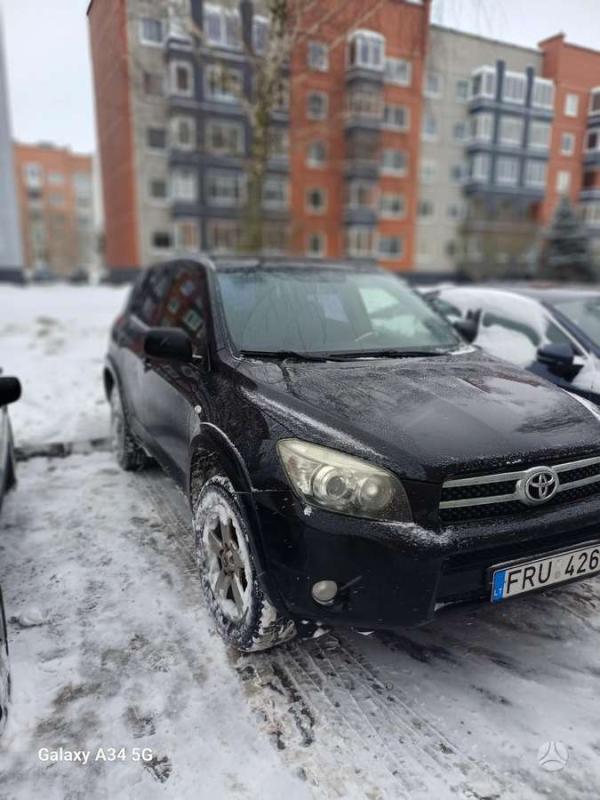 Melns Toyota RAV4 2007 Klaipėda, ar dzinēja tilpumu 2.23 L un nobraukumu 190 tūkst. km par 4500 €, foto 3 vietnē AUTOMOTO.COM.LV