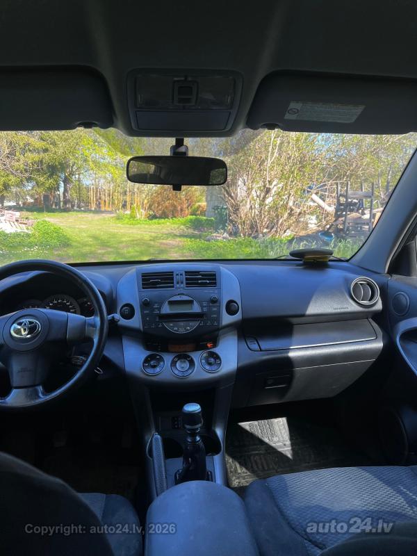 Melns Toyota RAV4 2007 Tallina, ar dzinēja tilpumu 2.20 L un nobraukumu 0 tūkst. km par 3000 €, foto 1 vietnē AUTOMOTO.COM.LV