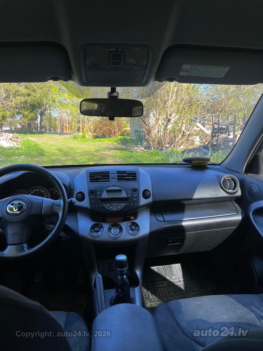 Melns Toyota RAV4 2007 Tallina, ar dzinēja tilpumu 2.20 L un nobraukumu 0 tūkst. km par 3000 €, foto 1 vietnē AUTOMOTO.COM.LV