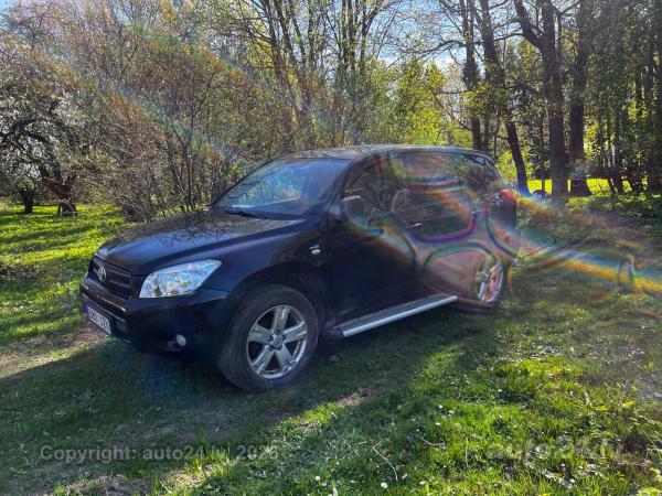 Melns Toyota RAV4 2007 Tallina, ar dzinēja tilpumu 2.20 L un nobraukumu 0 tūkst. km par 3000 €, foto 6 vietnē AUTOMOTO.COM.LV