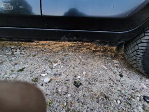Black Toyota RAV4 2007 in Vilnius, with an engine capacity of 2.20 L and mileage of 315 thousand km for 3999 €, photo 3 on AUTOMOTO.COM.LV