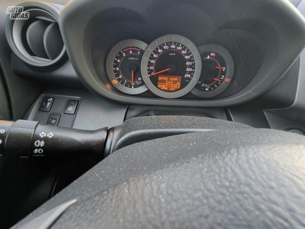 Black Toyota RAV4 2007 in Vilnius, with an engine capacity of 2.20 L and mileage of 315 thousand km for 3999 €, photo 6 on AUTOMOTO.COM.LV