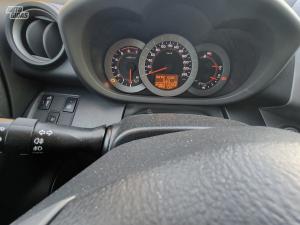Black Toyota RAV4 2007 in Vilnius, with an engine capacity of 2.20 L and mileage of 315 thousand km for 3999 €, photo 7 on AUTOMOTO.COM.LV