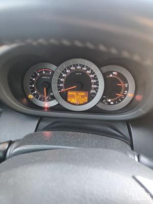 Black Toyota RAV4 2007 in Vilnius, with an engine capacity of 2.20 L and mileage of 315 thousand km for 3999 €, photo 9 on AUTOMOTO.COM.LV