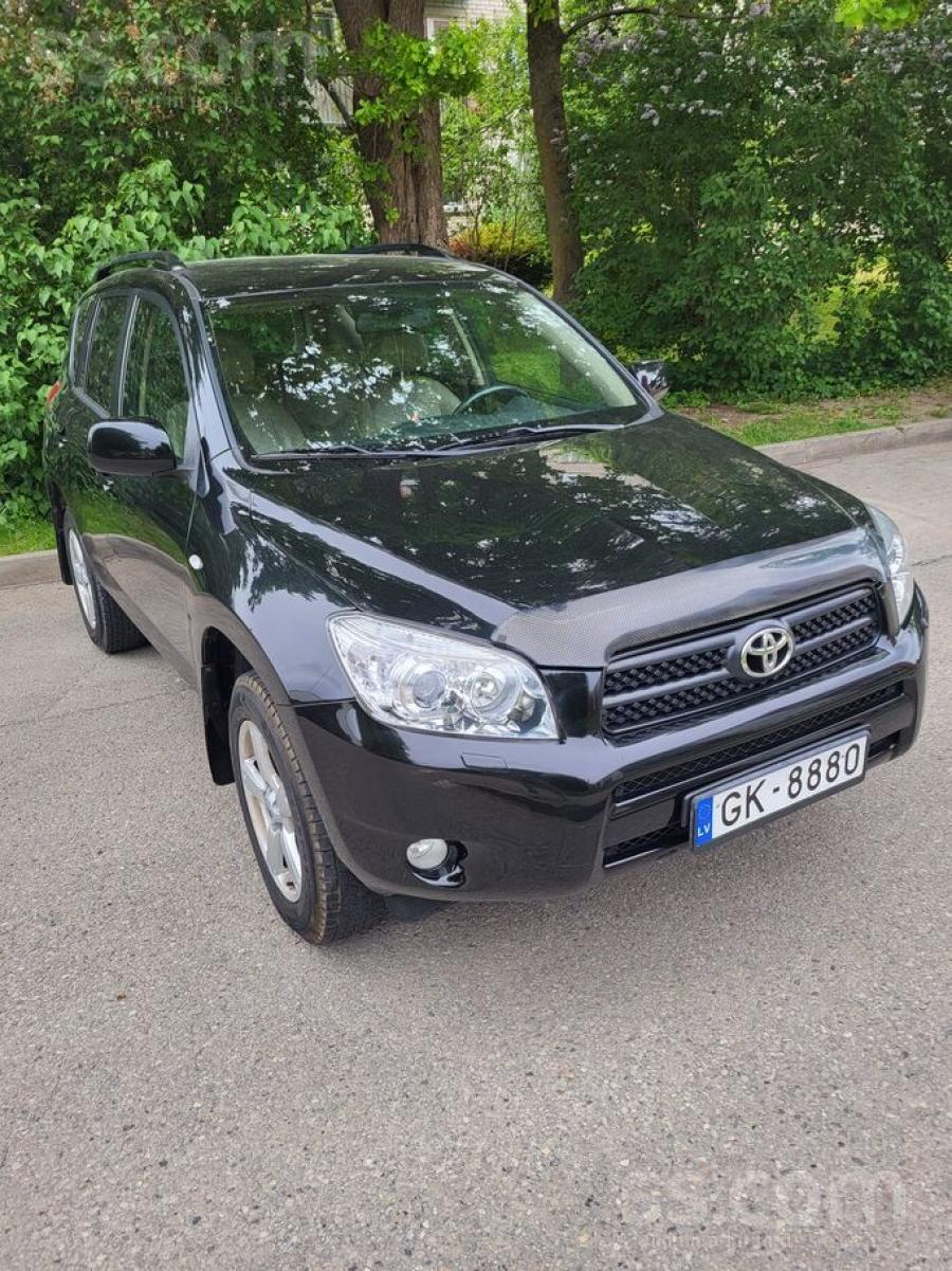 Melns Toyota RAV4 2007 Rīga, ar dzinēja tilpumu 2.00 L un nobraukumu 227 tūkst. km par 5900 €, foto 3 vietnē AUTOMOTO.COM.LV