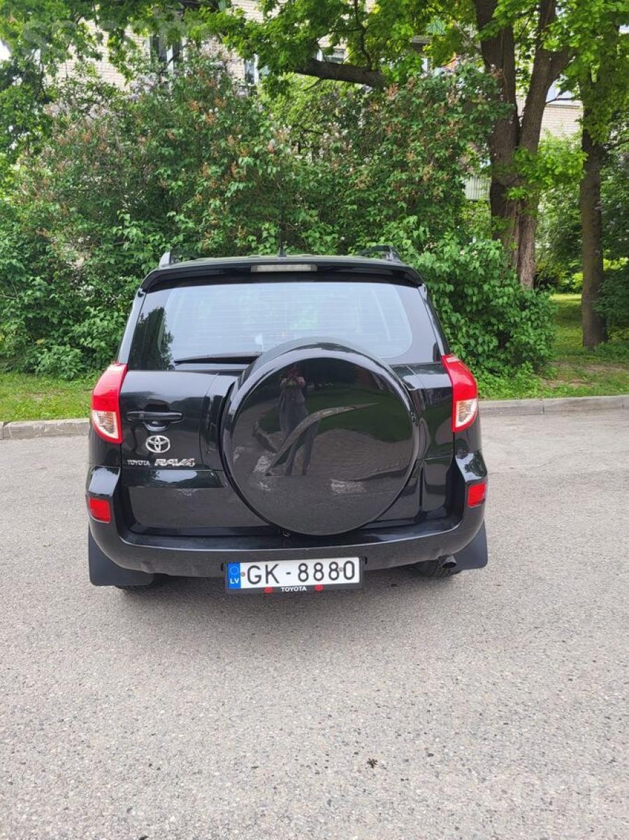 Melns Toyota RAV4 2007 Rīga, ar dzinēja tilpumu 2.00 L un nobraukumu 227 tūkst. km par 5900 €, foto 4 vietnē AUTOMOTO.COM.LV