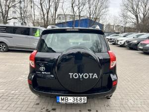 Melns Toyota RAV4 2007 Rīga, ar dzinēja tilpumu 2.20 L un nobraukumu 218 tūkst. km par 4800 €, foto 7 vietnē AUTOMOTO.COM.LV