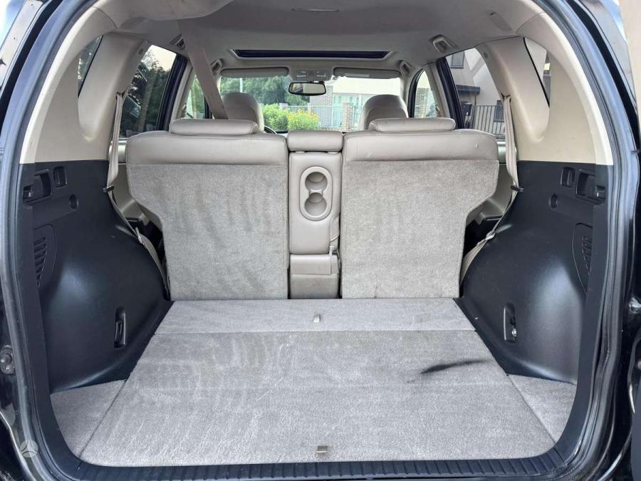Black Toyota RAV4 2007 in Taurage, with an engine capacity of 2.23 L and mileage of 220 thousand km for 4700 €, photo 8 on AUTOMOTO.COM.LV