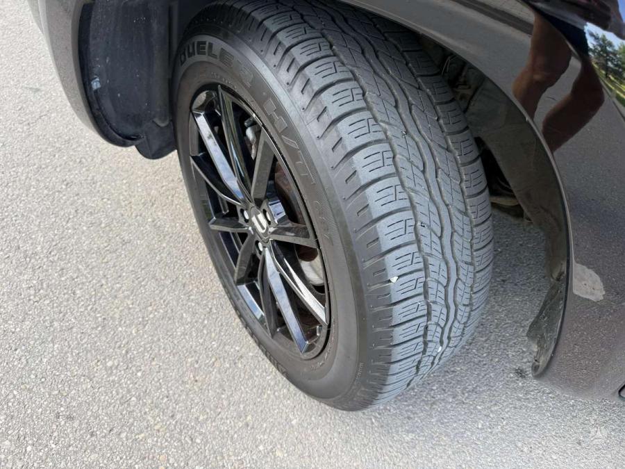 Black Toyota RAV4 2007 in Taurage, with an engine capacity of 2.23 L and mileage of 220 thousand km for 4700 €, photo 15 on AUTOMOTO.COM.LV