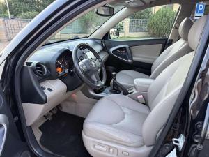 Black Toyota RAV4 2007 in Taurage, with an engine capacity of 2.23 L and mileage of 220 thousand km for 4700 €, photo 16 on AUTOMOTO.COM.LV