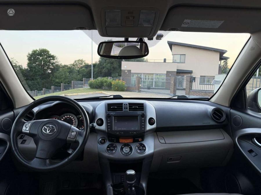 Black Toyota RAV4 2007 in Taurage, with an engine capacity of 2.23 L and mileage of 220 thousand km for 4700 €, photo 19 on AUTOMOTO.COM.LV