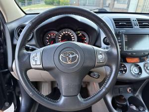 Black Toyota RAV4 2007 in Taurage, with an engine capacity of 2.23 L and mileage of 220 thousand km for 4700 €, photo 21 on AUTOMOTO.COM.LV