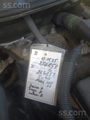 Black Toyota RAV4 2007 in Balvi, with an engine capacity of 2.20 L and mileage of 261 thousand km for 4450 €, photo 17 on AUTOMOTO.COM.LV