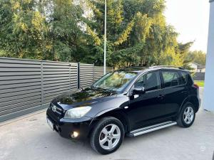 Melns Toyota RAV4 2007 Viļņa, ar dzinēja tilpumu 2.23 L un nobraukumu 320 tūkst. km par 3400 €, foto 9 vietnē AUTOMOTO.COM.LV