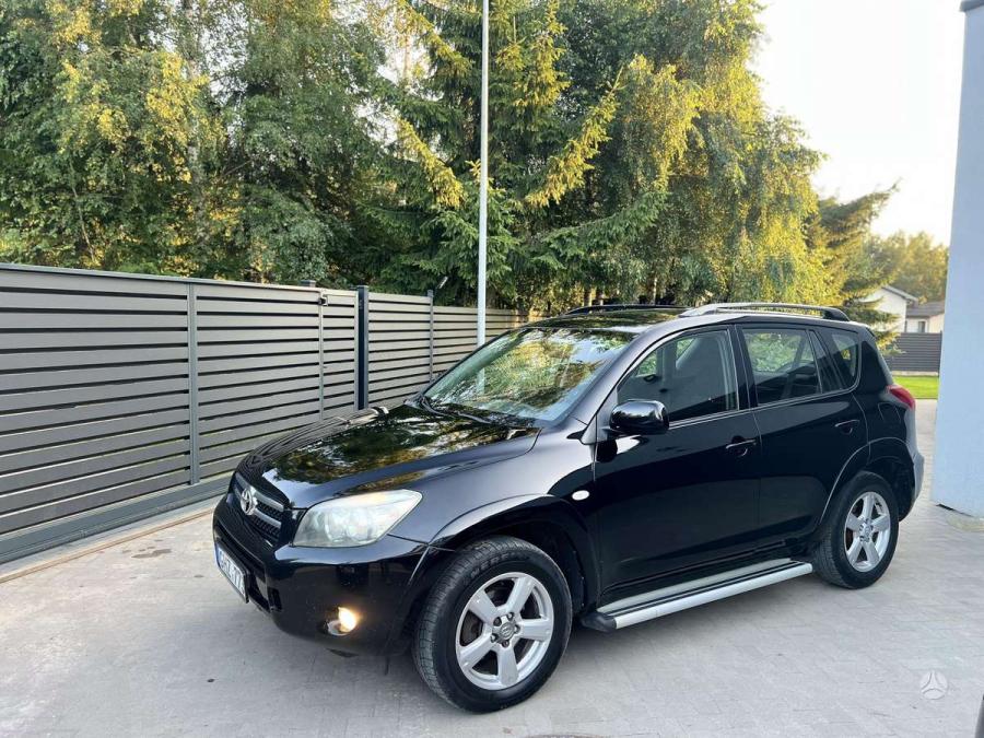 Melns Toyota RAV4 2007 Viļņa, ar dzinēja tilpumu 2.23 L un nobraukumu 320 tūkst. km par 3400 €, foto 9 vietnē AUTOMOTO.COM.LV