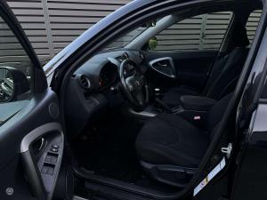 Melns Toyota RAV4 2007 Viļņa, ar dzinēja tilpumu 2.23 L un nobraukumu 320 tūkst. km par 3400 €, foto 10 vietnē AUTOMOTO.COM.LV