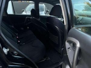 Melns Toyota RAV4 2007 Viļņa, ar dzinēja tilpumu 2.23 L un nobraukumu 320 tūkst. km par 3400 €, foto 12 vietnē AUTOMOTO.COM.LV