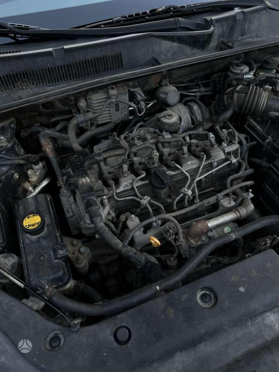 Melns Toyota RAV4 2007 Viļņa, ar dzinēja tilpumu 2.23 L un nobraukumu 320 tūkst. km par 3400 €, foto 19 vietnē AUTOMOTO.COM.LV