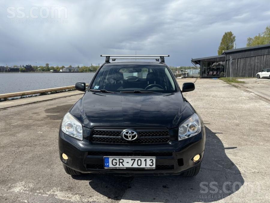 Melns Toyota RAV4 2007 Rīga, ar dzinēja tilpumu 2.00 L un nobraukumu 190 tūkst. km par 5050 €, foto 8 vietnē AUTOMOTO.COM.LV