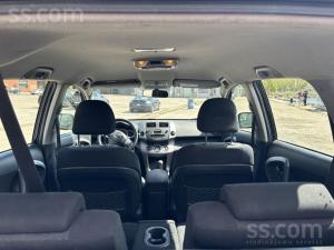 Melns Toyota RAV4 2007 Rīga, ar dzinēja tilpumu 2.00 L un nobraukumu 190 tūkst. km par 5050 €, foto 12 vietnē AUTOMOTO.COM.LV