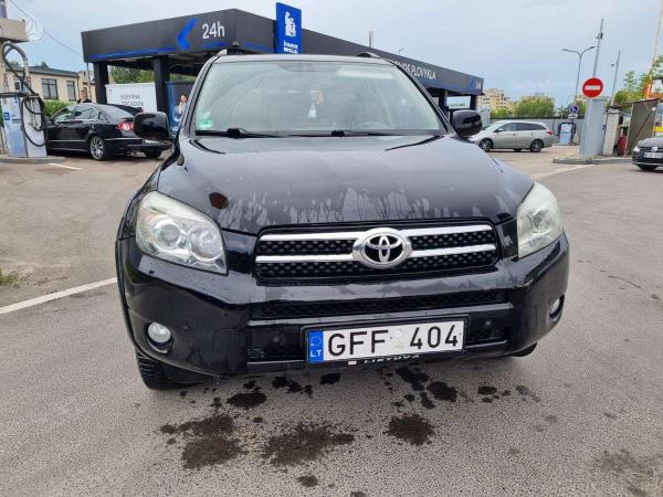 Black Toyota RAV4 2007 in Kaunas, with an engine capacity of 2.23 L and mileage of 300 thousand km for 2350 €, photo 2 on AUTOMOTO.COM.LV