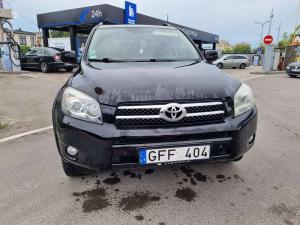 Melns Toyota RAV4 2007 Kauņa, ar dzinēja tilpumu 2.23 L un nobraukumu 300 tūkst. km par 2350 €, foto 3 vietnē AUTOMOTO.COM.LV