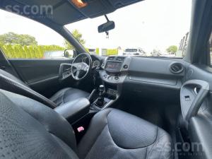 Melns Toyota RAV4 2007 Rīga, ar dzinēja tilpumu 2.20 L un nobraukumu 340 tūkst. km par 3100 €, foto 9 vietnē AUTOMOTO.COM.LV