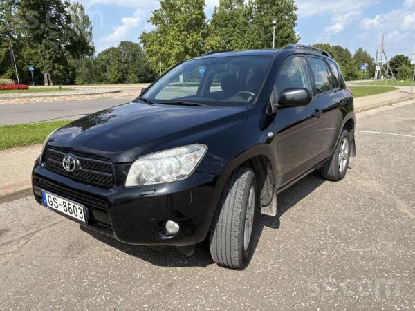 Black Toyota RAV4 2007 in Riga, with an engine capacity of 2.00 L and mileage of 172 thousand km for 3900 €, photo 1 on AUTOMOTO.COM.LV