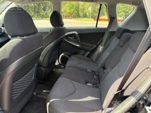 Melns Toyota RAV4 2007 Rīga, ar dzinēja tilpumu 2.00 L un nobraukumu 172 tūkst. km par 3900 €, foto 7 vietnē AUTOMOTO.COM.LV
