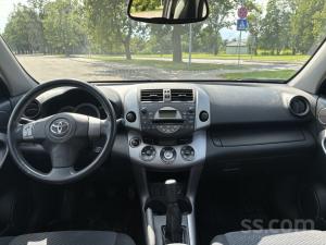 Melns Toyota RAV4 2007 Rīga, ar dzinēja tilpumu 2.00 L un nobraukumu 172 tūkst. km par 3900 €, foto 9 vietnē AUTOMOTO.COM.LV