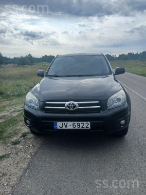 Black Toyota RAV4 2007 in Daugavpils, with an engine capacity of 2.20 L and mileage of 220 thousand km for 4500 €, photo 4 on AUTOMOTO.COM.LV