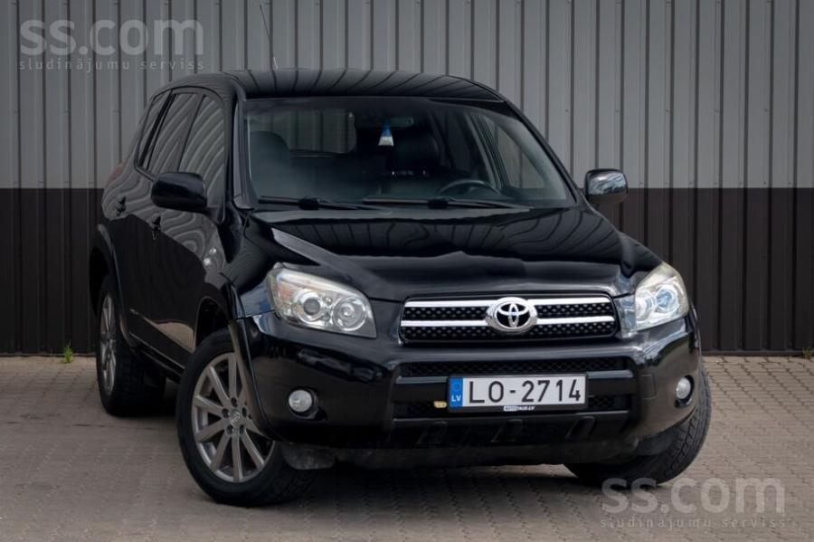 Black Toyota RAV4 2007 in Talsi, with an engine capacity of 2.20 L and mileage of 230 thousand km for 3490 €, photo 1 on AUTOMOTO.COM.LV