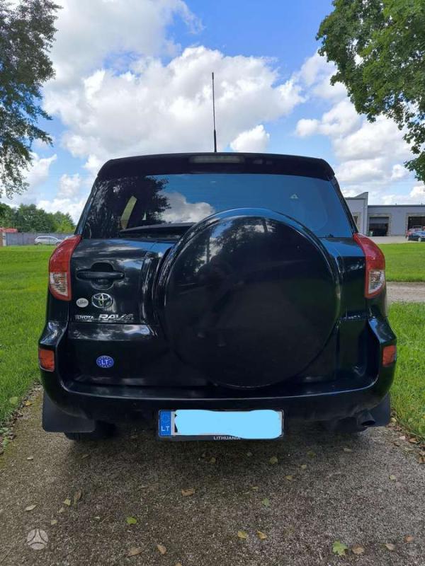 Melns Toyota RAV4 2007 Viļņa, ar dzinēja tilpumu 2.23 L un nobraukumu 218 tūkst. km par 4600 €, foto 7 vietnē AUTOMOTO.COM.LV