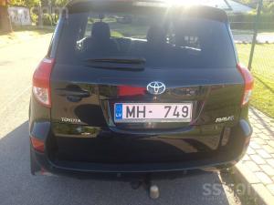 Black Toyota RAV4 2007 in Riga, with an engine capacity of 2.20 L and mileage of 263 thousand km for 3050 €, photo 5 on AUTOMOTO.COM.LV