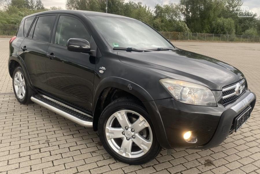 Melns Toyota RAV4 2007 Marijampole, ar dzinēja tilpumu 2.20 L un nobraukumu 178 tūkst. km par 3950 €, foto 3 vietnē AUTOMOTO.COM.LV
